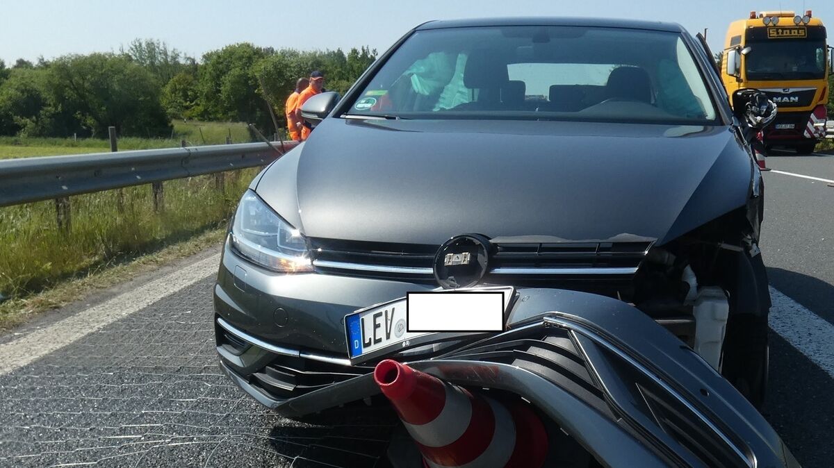 Unfall auf A27 bei Cuxhaven: Autofahrer "mit Situation überfordert ...