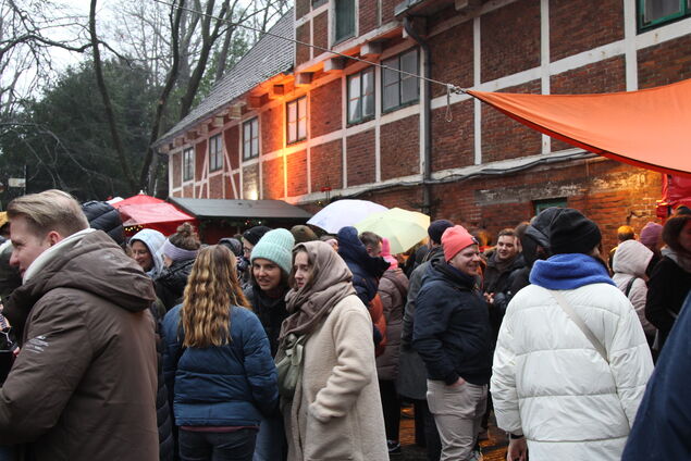 Cuxhaven erlebt nassen Heiligabend - aber Weihnachtsmarkt ist Pflicht | CNV Medien