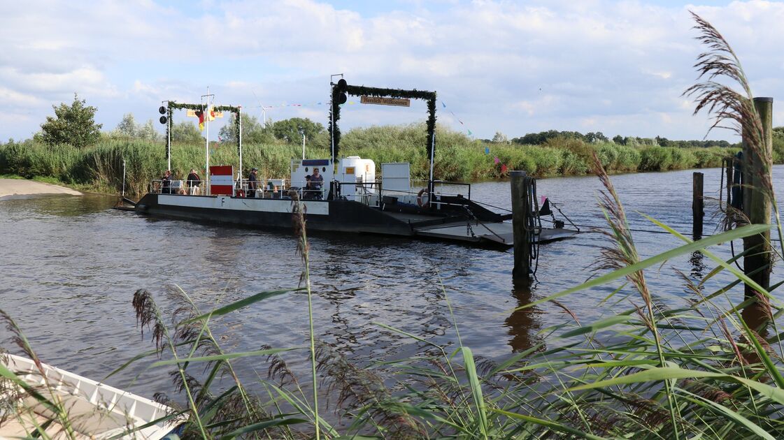 100 Jahre von Ufer zu Ufer: Die denkmalgeschützte Fähre in Brobergen ...