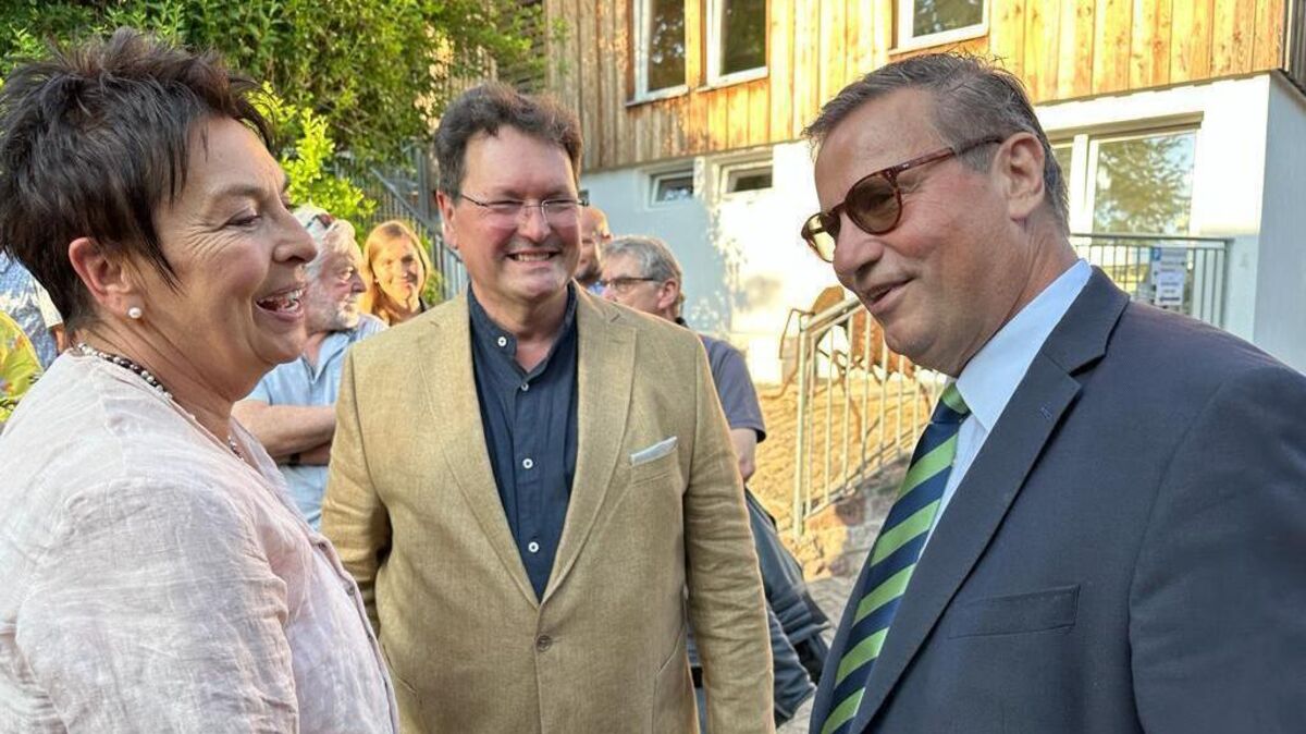 Ihlienworth feiert mit: Bundesverdienstkreuz für den Re-Art-Kurator ...