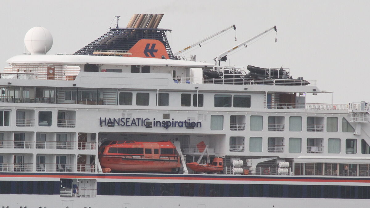 Schiff da - Aussichtsplattform in Cuxhaven gesperrt: Warum das am ...