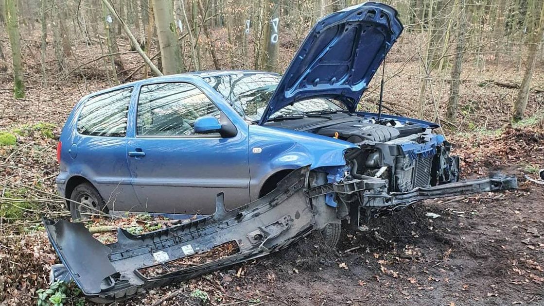 Unfall in Gemeinde Schiffdorf: Junger Mann (19) prallt gegen Baum | CNV Medien