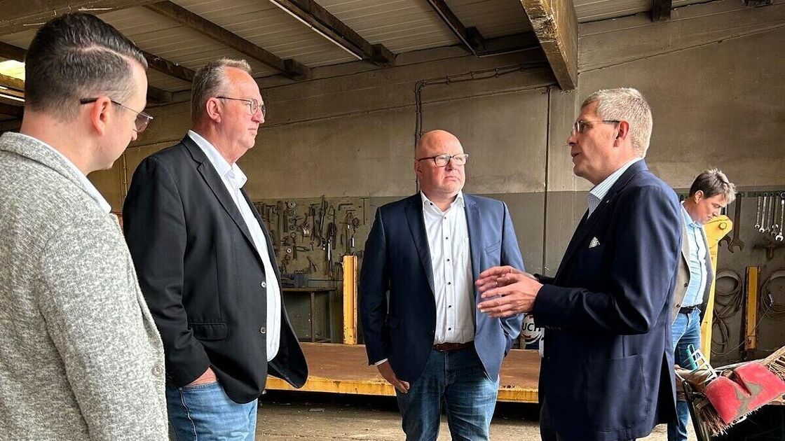 Cuxhavens Wirtschaft: Oberbürgermeister Uwe Santjer besucht sechs ...