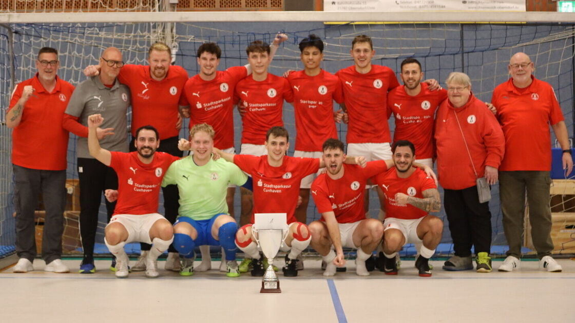 Rot-Weiss Cuxhaven: Drei Last-Minute-Tore für den dritten Oste-Cup-Sieg | CNV Medien