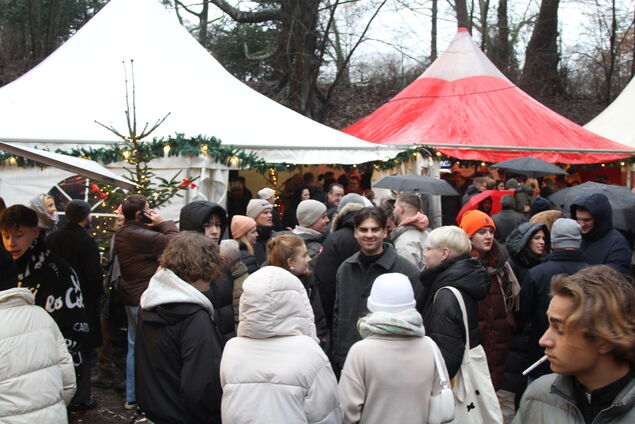 Cuxhaven erlebt nassen Heiligabend - aber Weihnachtsmarkt ist Pflicht | CNV Medien