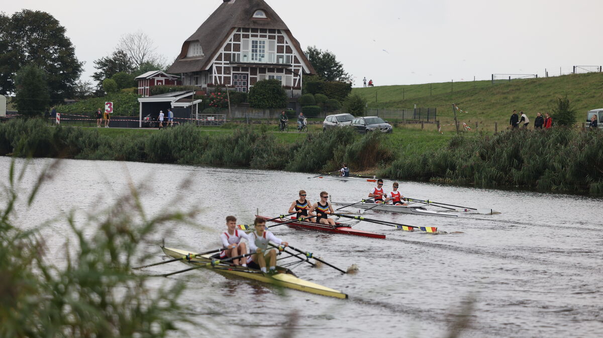 Hochbetrieb auf dem Kanal: 56. Otterndorfer Ruderregatta steht in den ...