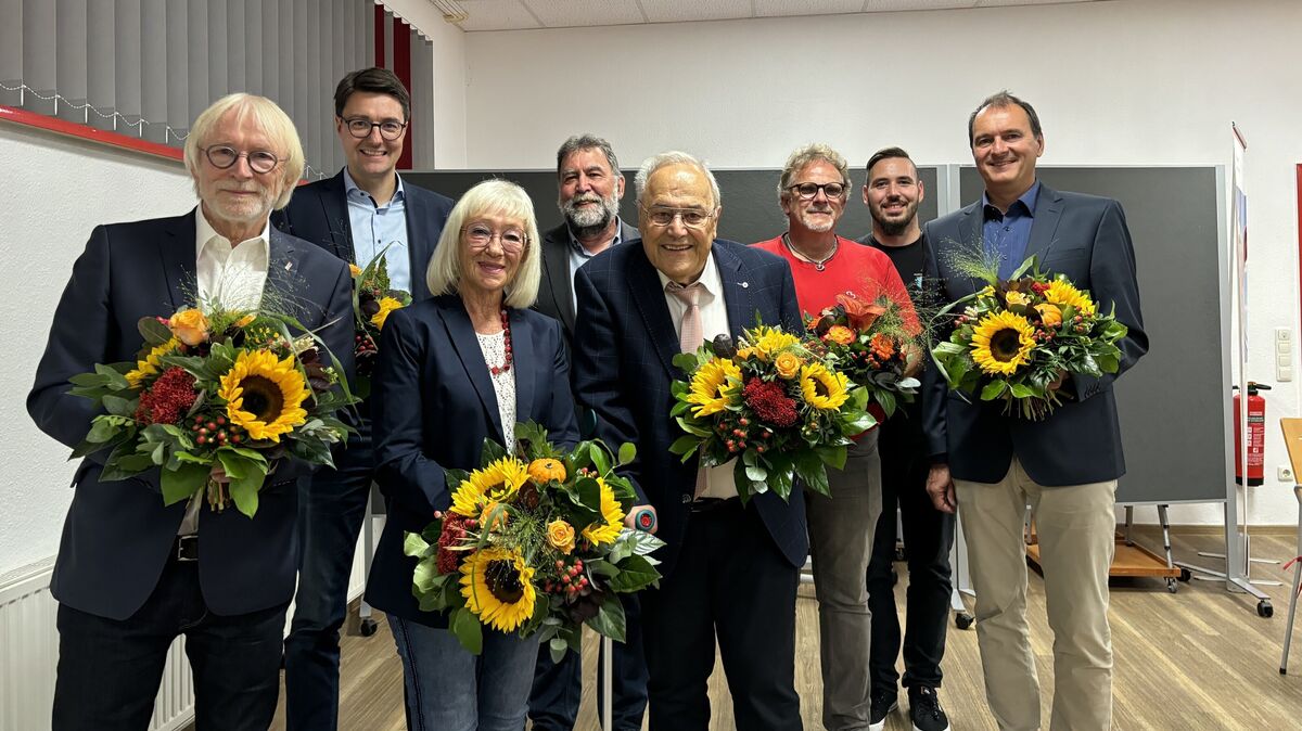 Besondere Ehrungen und ein Wechsel im Vorstand: DRK-Kreisversammlung ...