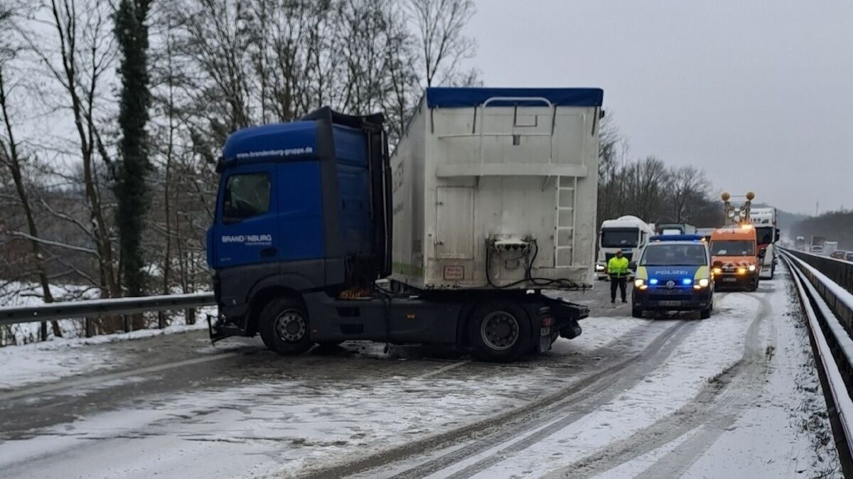 Lkw-Unfall auf der A27: Autobahn hinter Bremerhaven voll gesperrt | CNV Medien