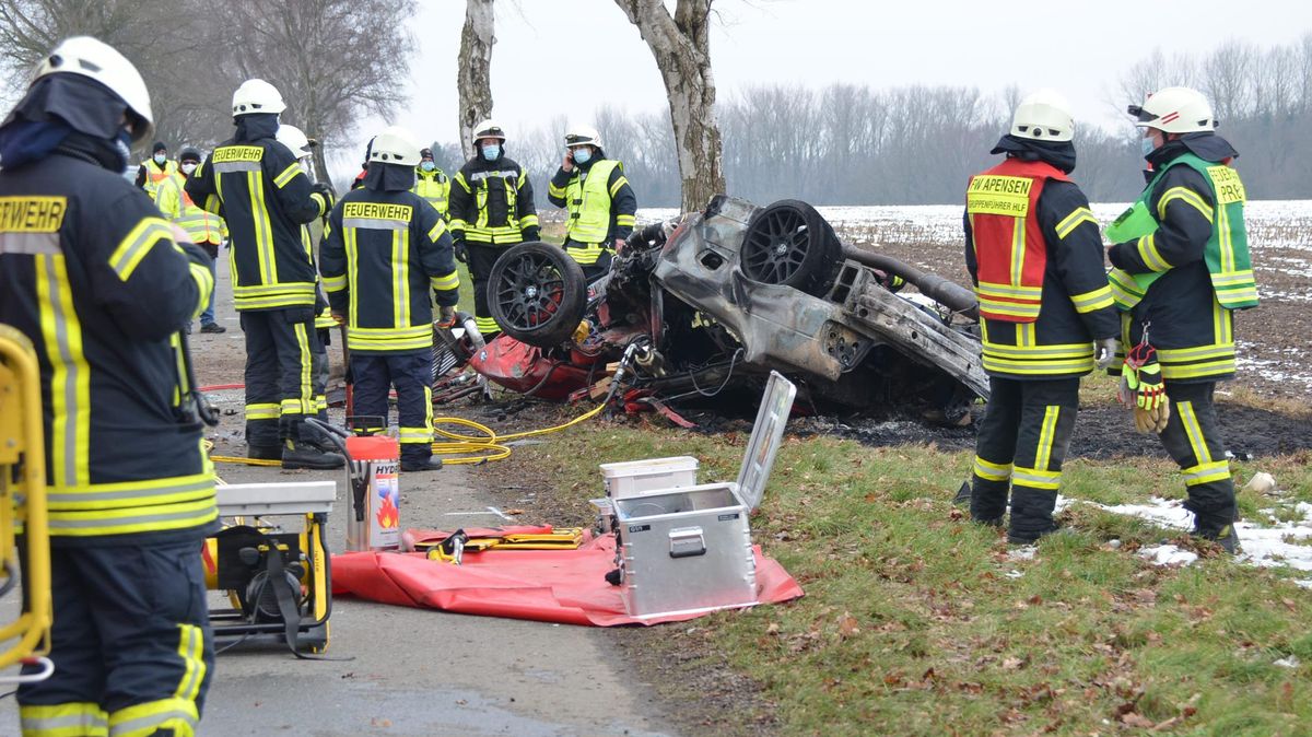 Kreis Stade: Junger Fahrer stirbt bei schlimmem Unfall | CNV Medien