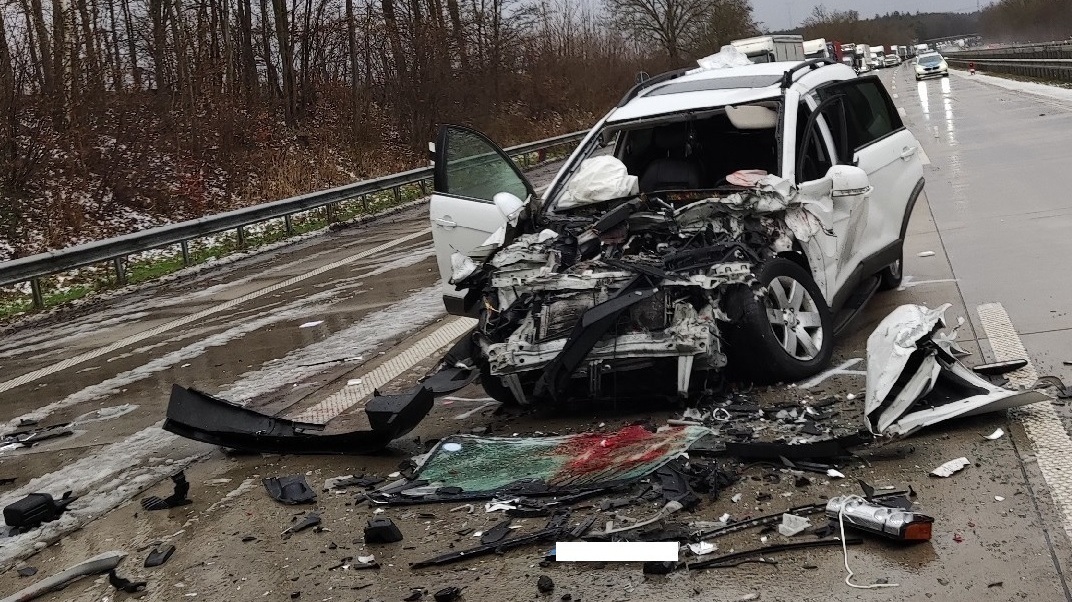Unfall-Serie auf der A27: Person lebensgefährlich verletzt ...